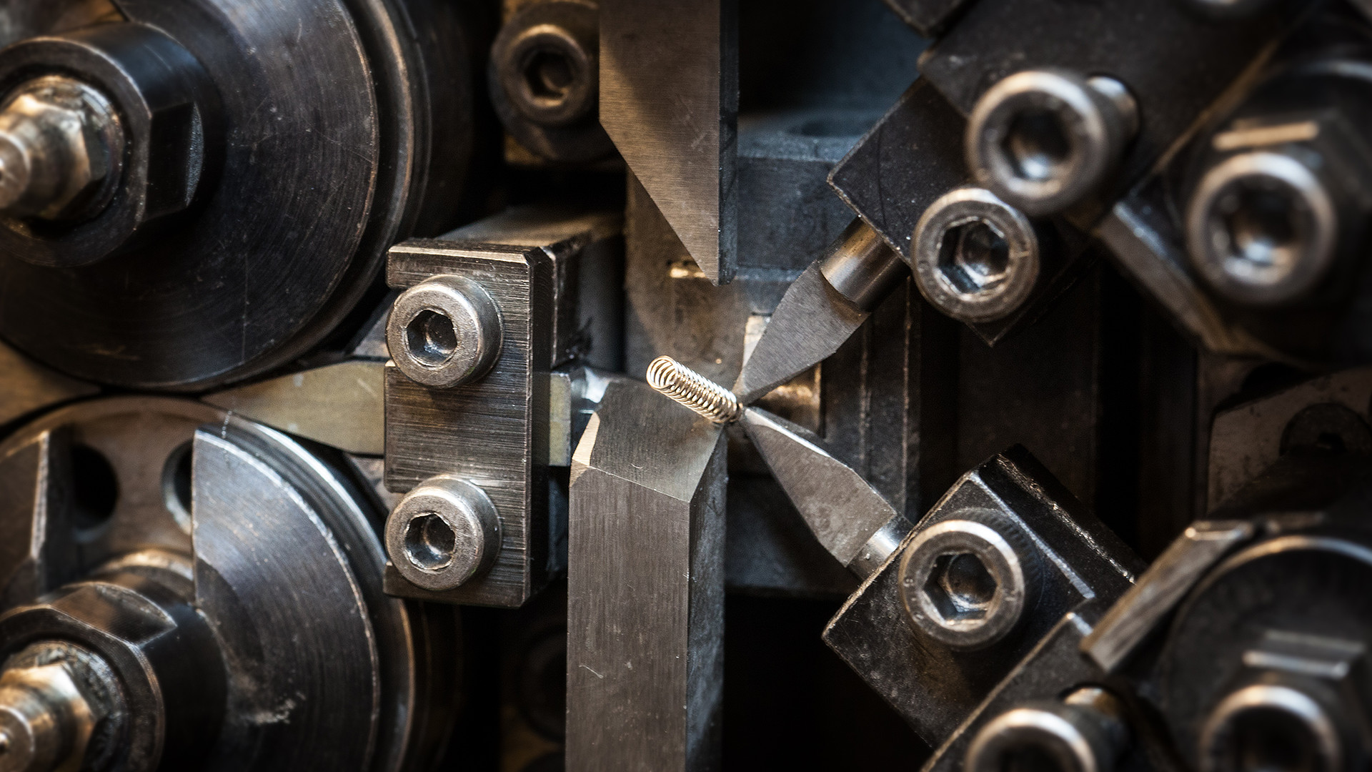 Rudolf Tmej GmbH - Fabrik für technische Federn in Wien